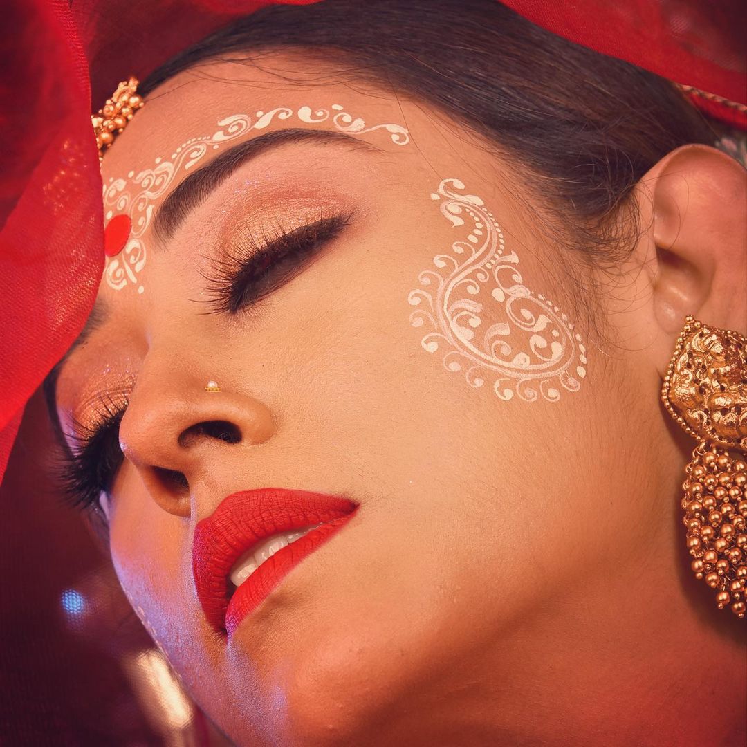 Beautiful Bengali Scrolller