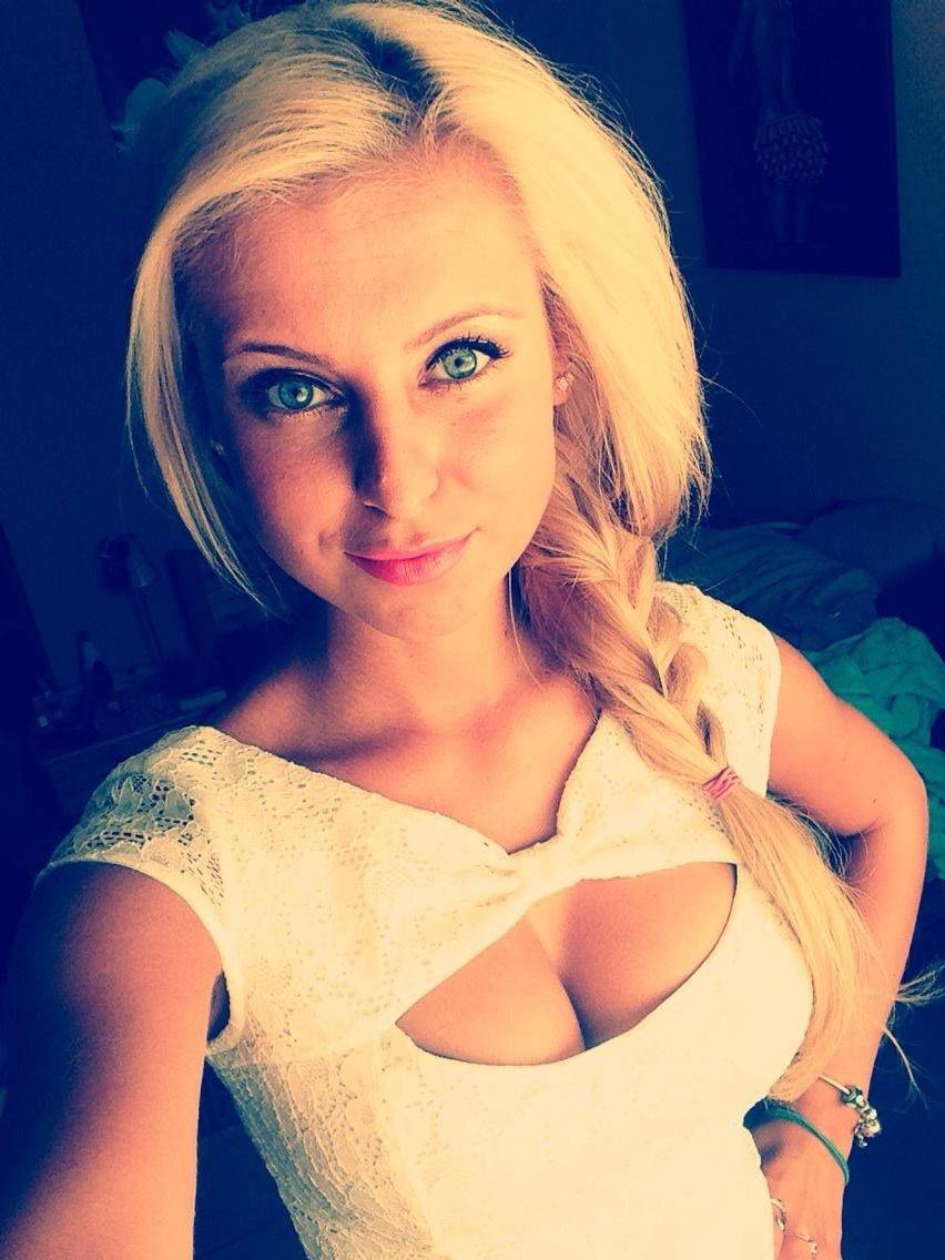 Beautiful blonde | Scrolller