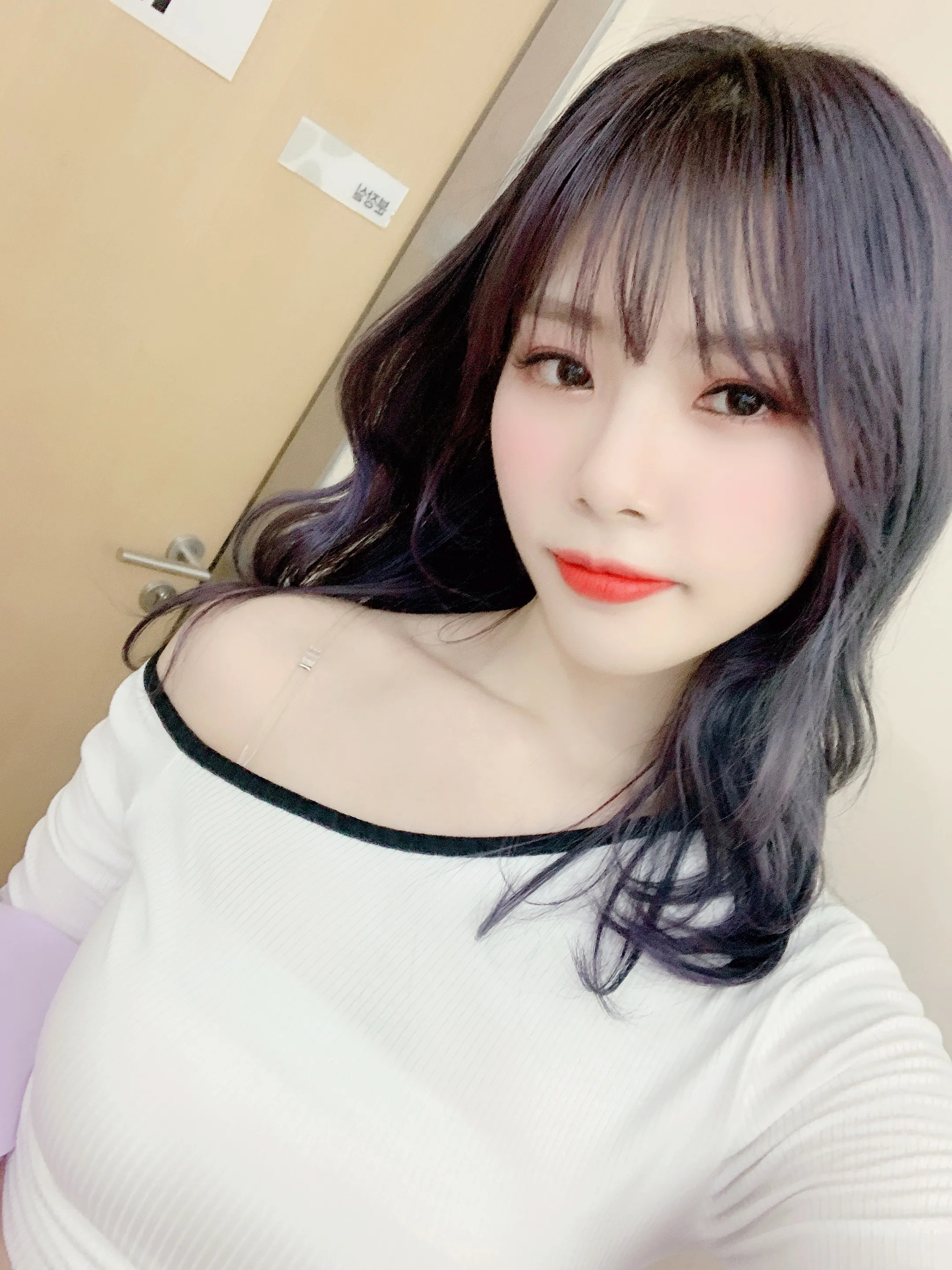 Beautiful JiU! | Scrolller