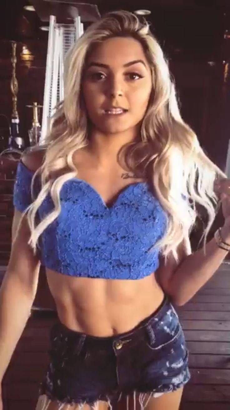 Beautiful Woman | Scrolller