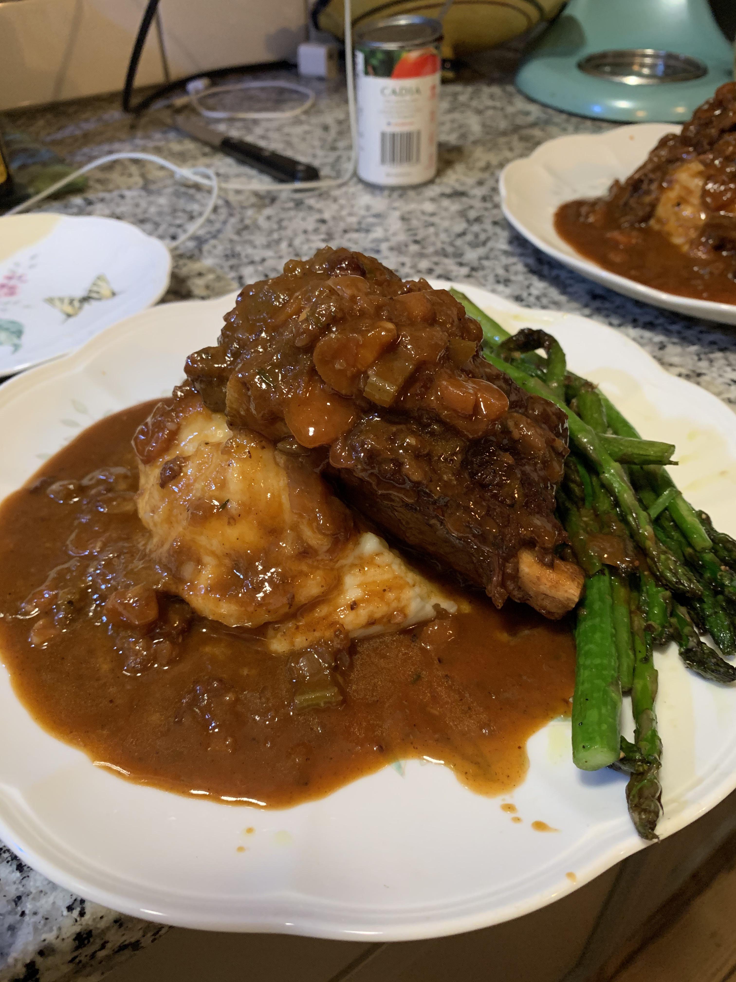 Beef short ribs and asparagus | Scrolller