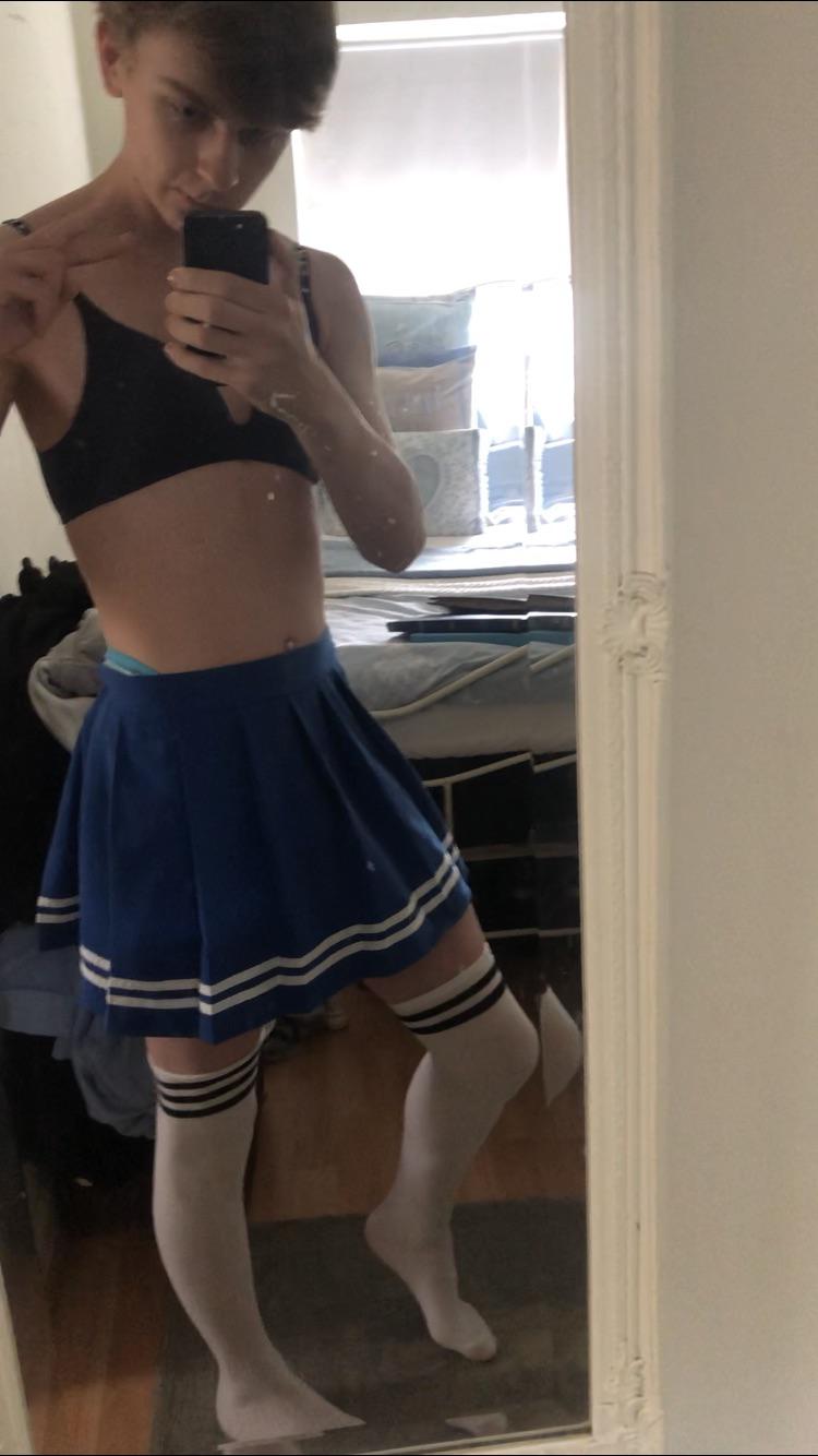 Hello guys. | Scrolller