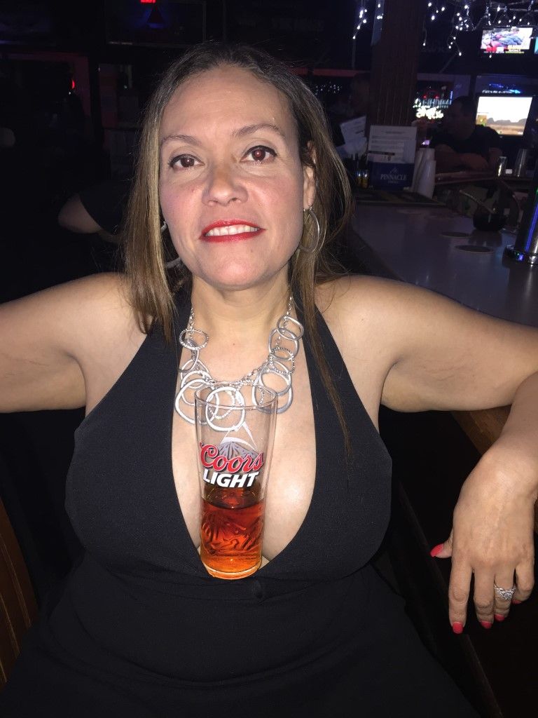 Beer holder | Scrolller