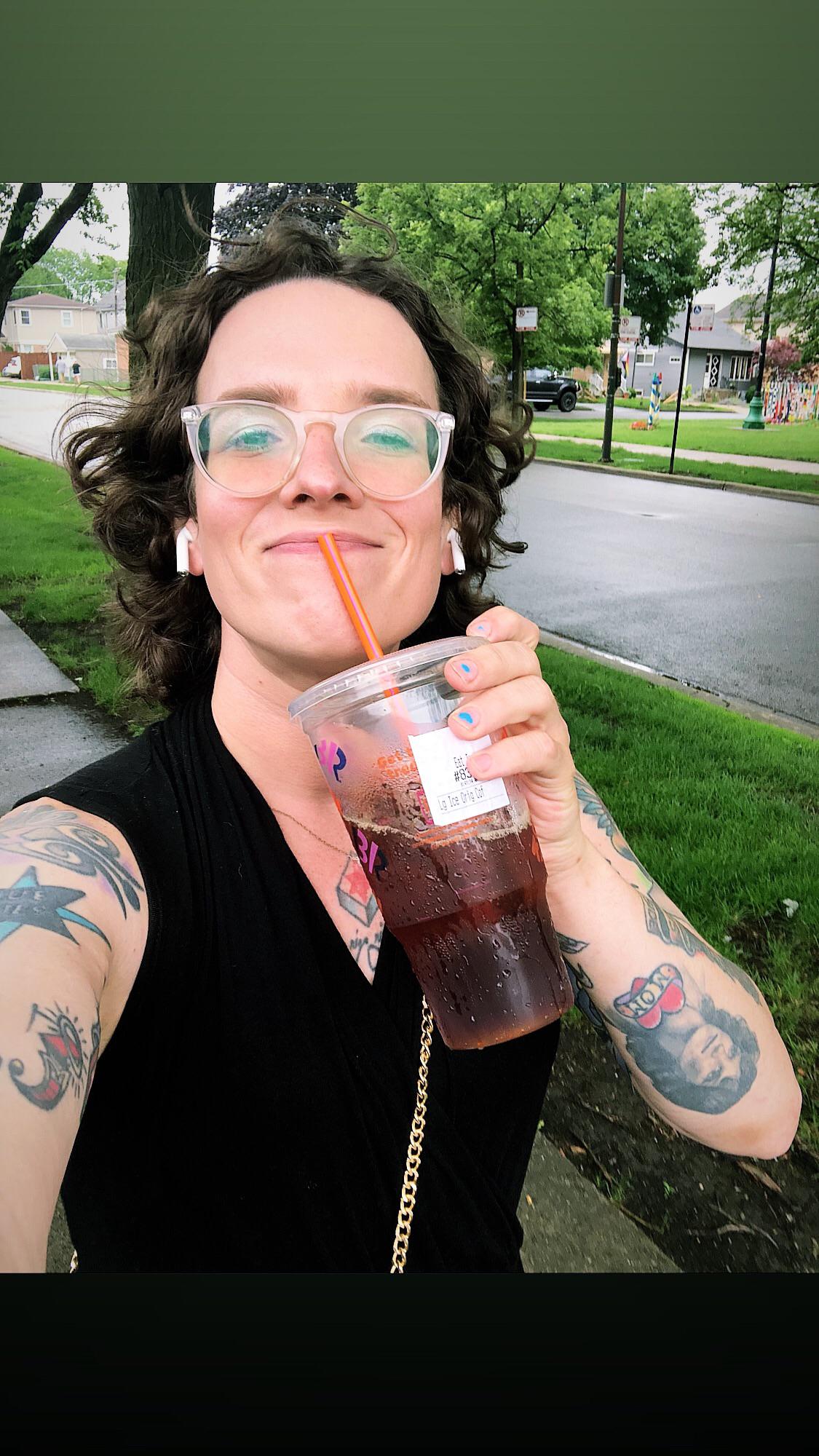 Being a girl means FREE DONUT WITH YOUR ICED COFFEE 💁🏻‍♀️ | Scrolller