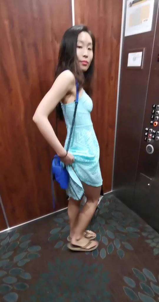 Being playful in the elevator | Scrolller