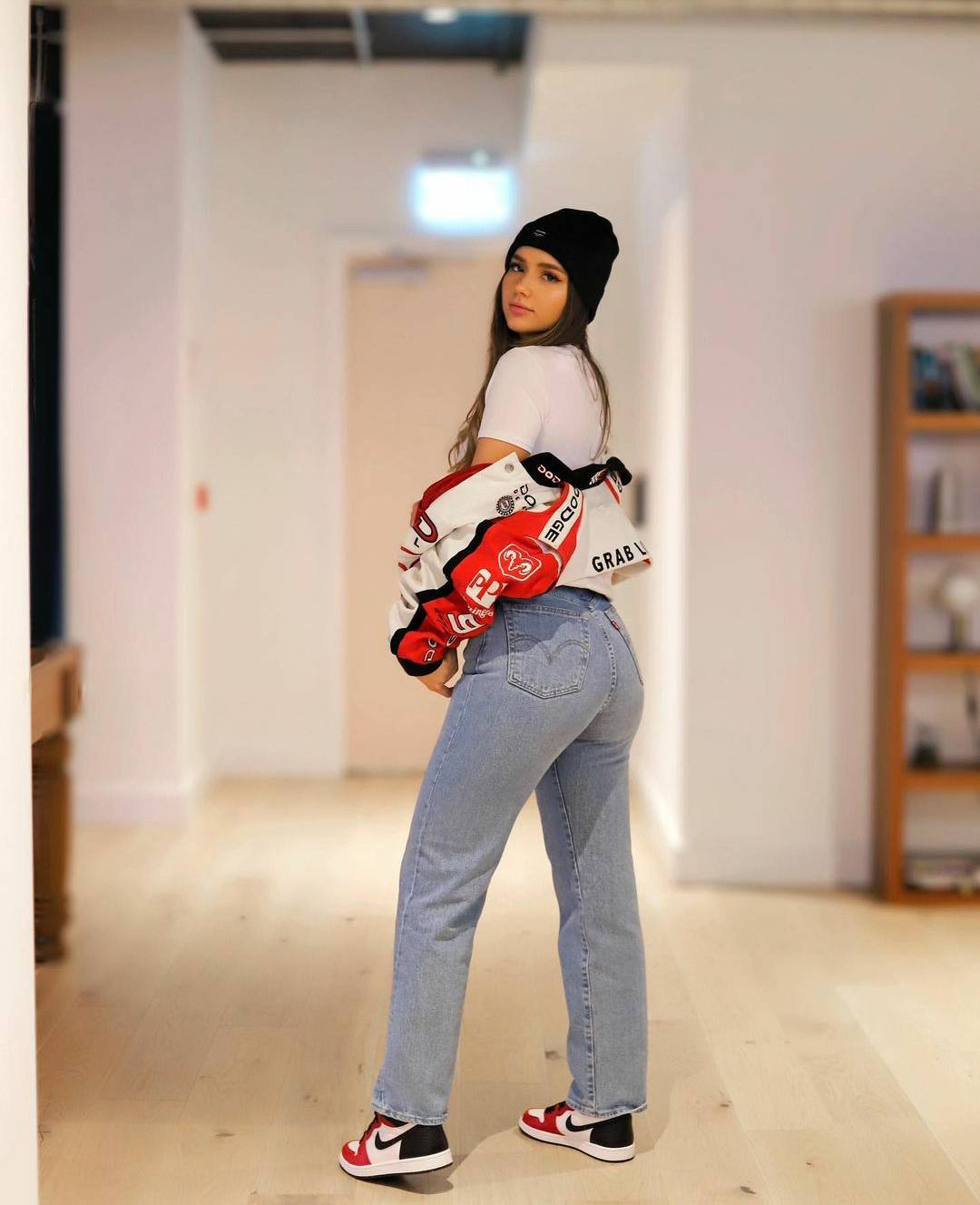 Bela in tight jeans | Scrolller