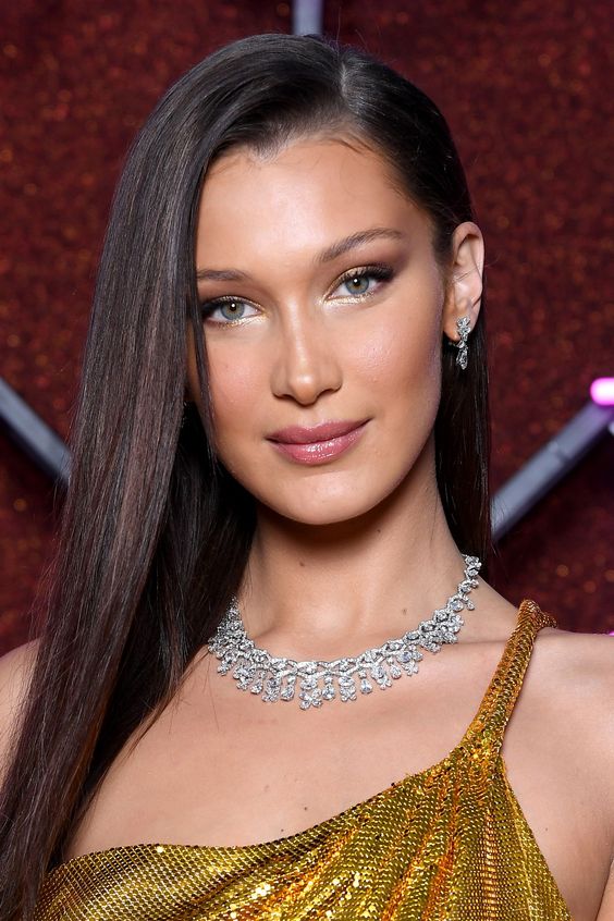 Bella Hadid Scrolller