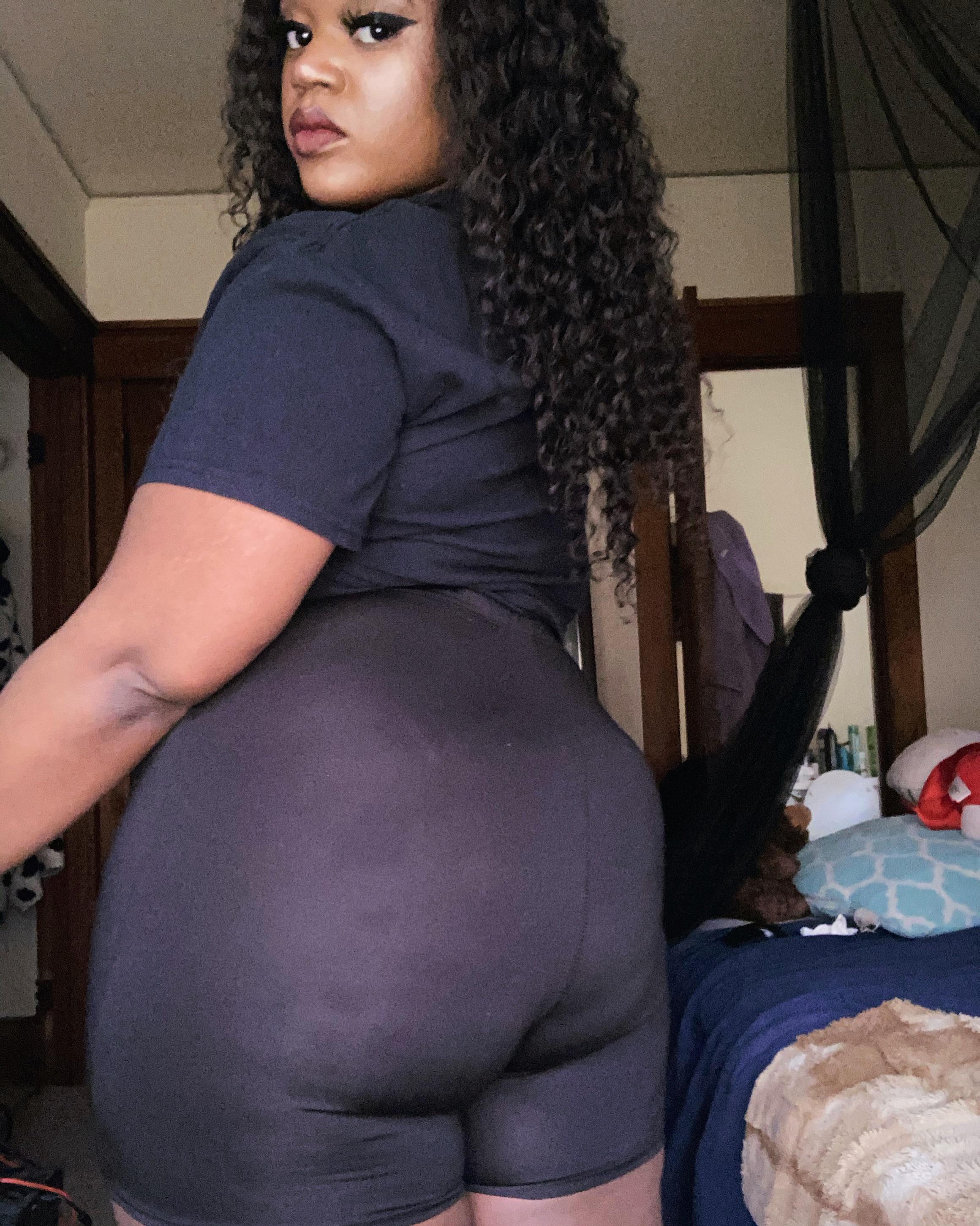 Would you play with me? | Scrolller