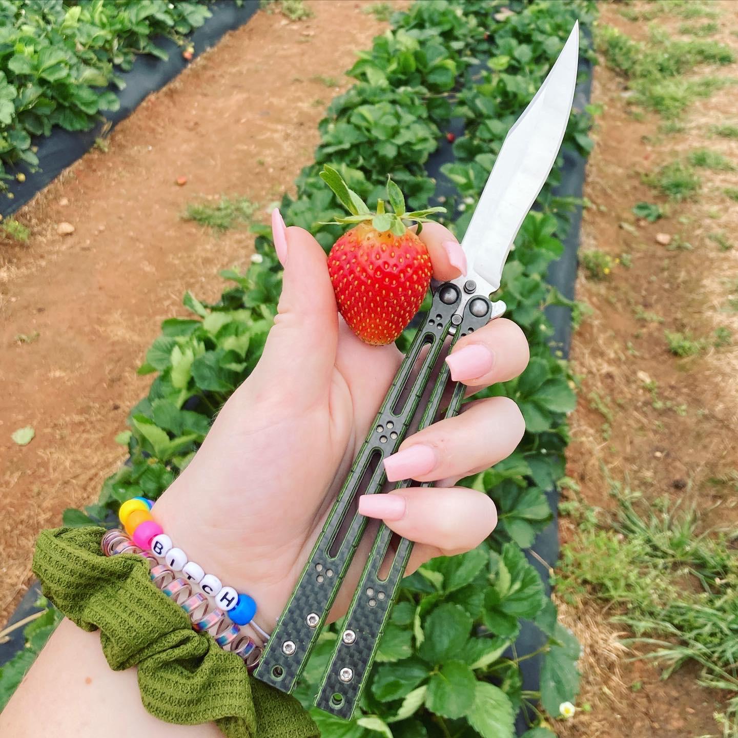 Berry pointy | Scrolller