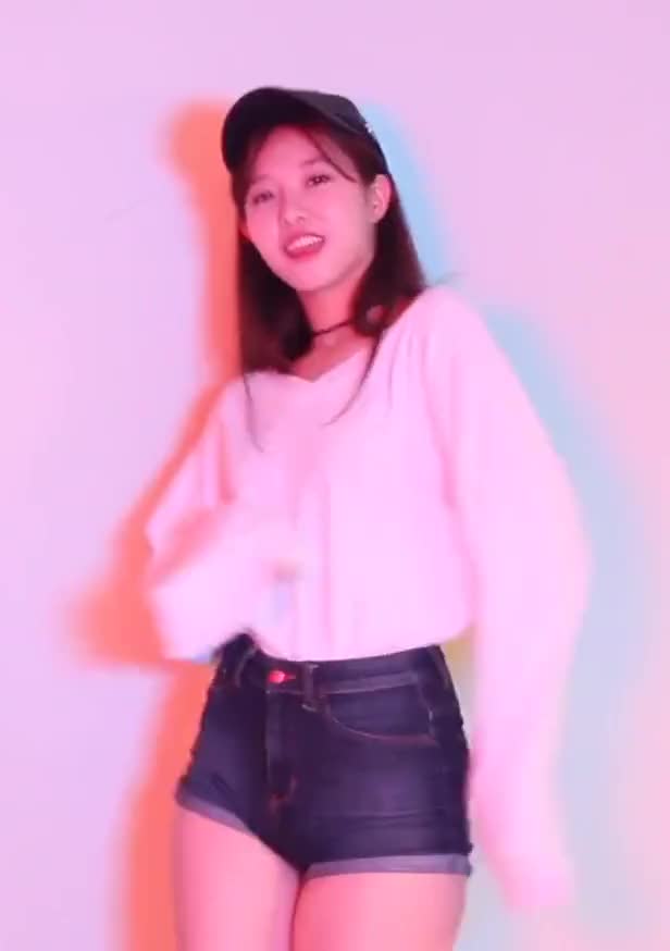 BESTie - Dahye | Scrolller