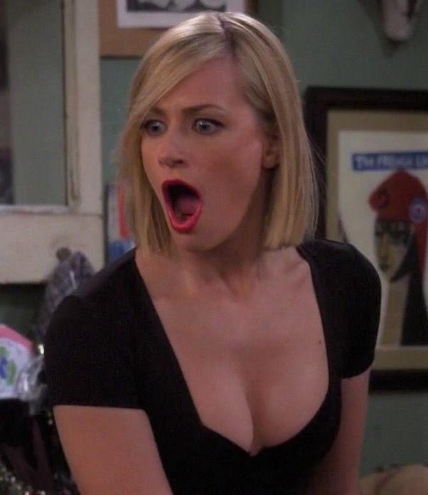 Beth Behrs black dress | Scrolller