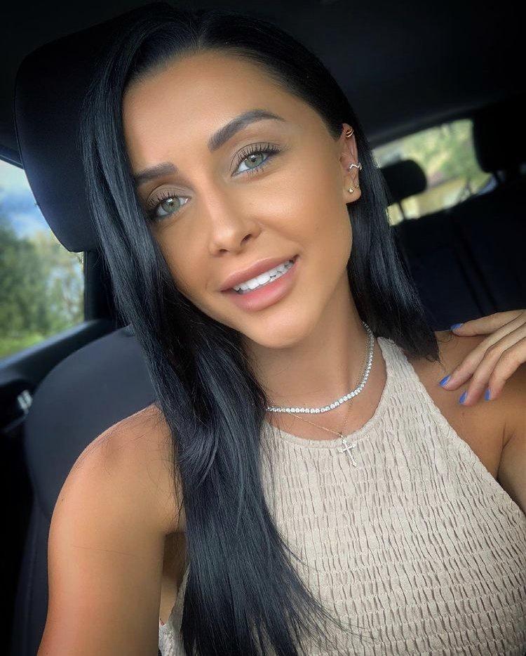 Bianca, instagrameriță | Scrolller