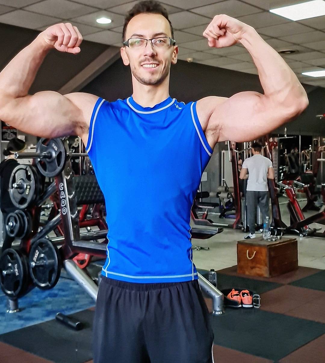 Biceps bigger than my Waist ?! 😮💪🏼😈 | Scrolller