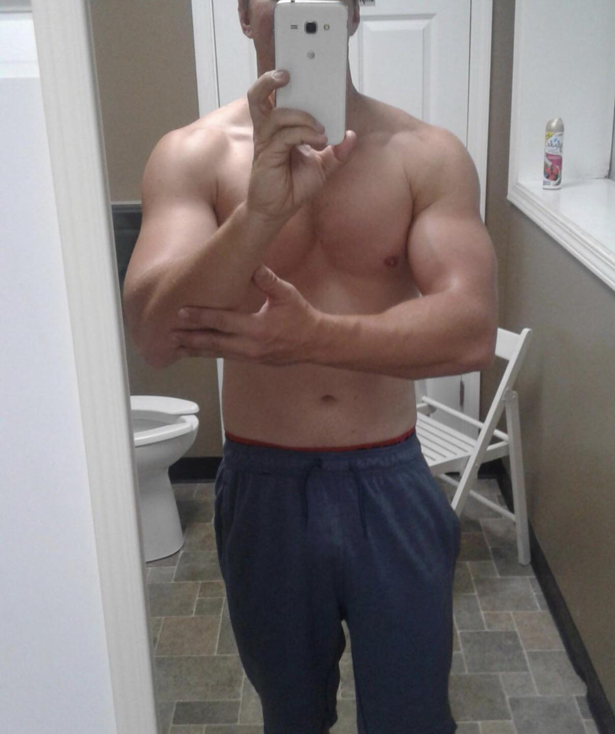 Biceps day at the gym... | Scrolller