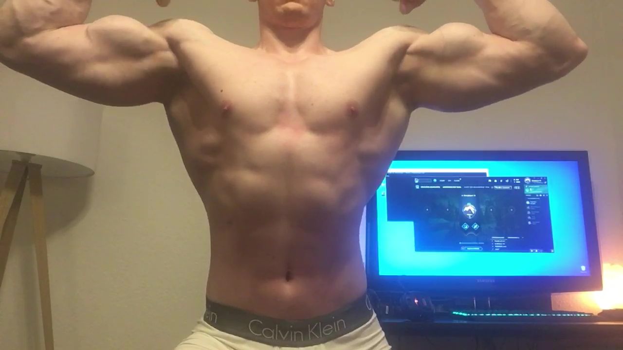 Biceps or bulge? I'm too freaking tall for both! So biceps it is on this subreddit. | Scrolller