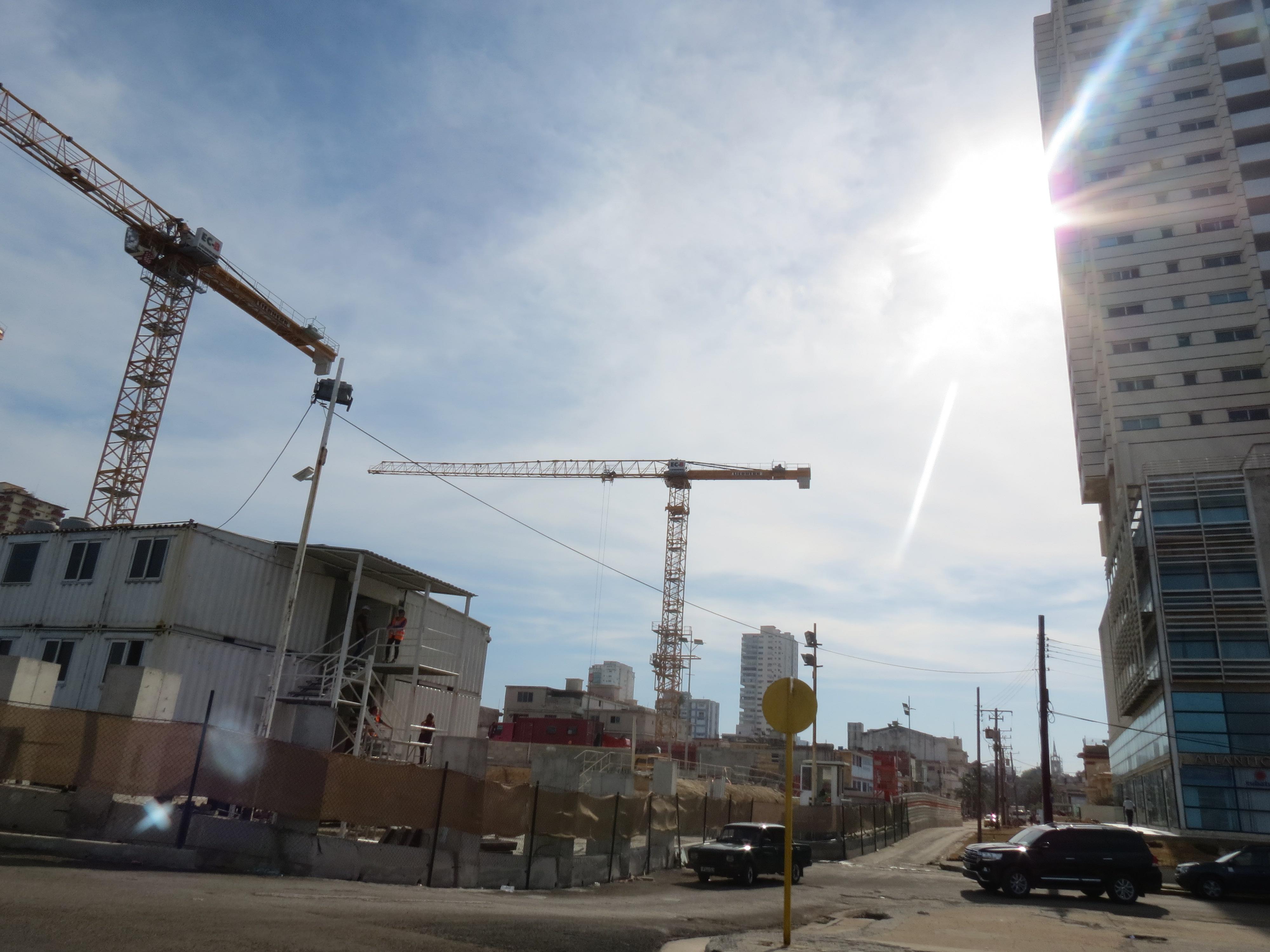 Big cranes | Scrolller