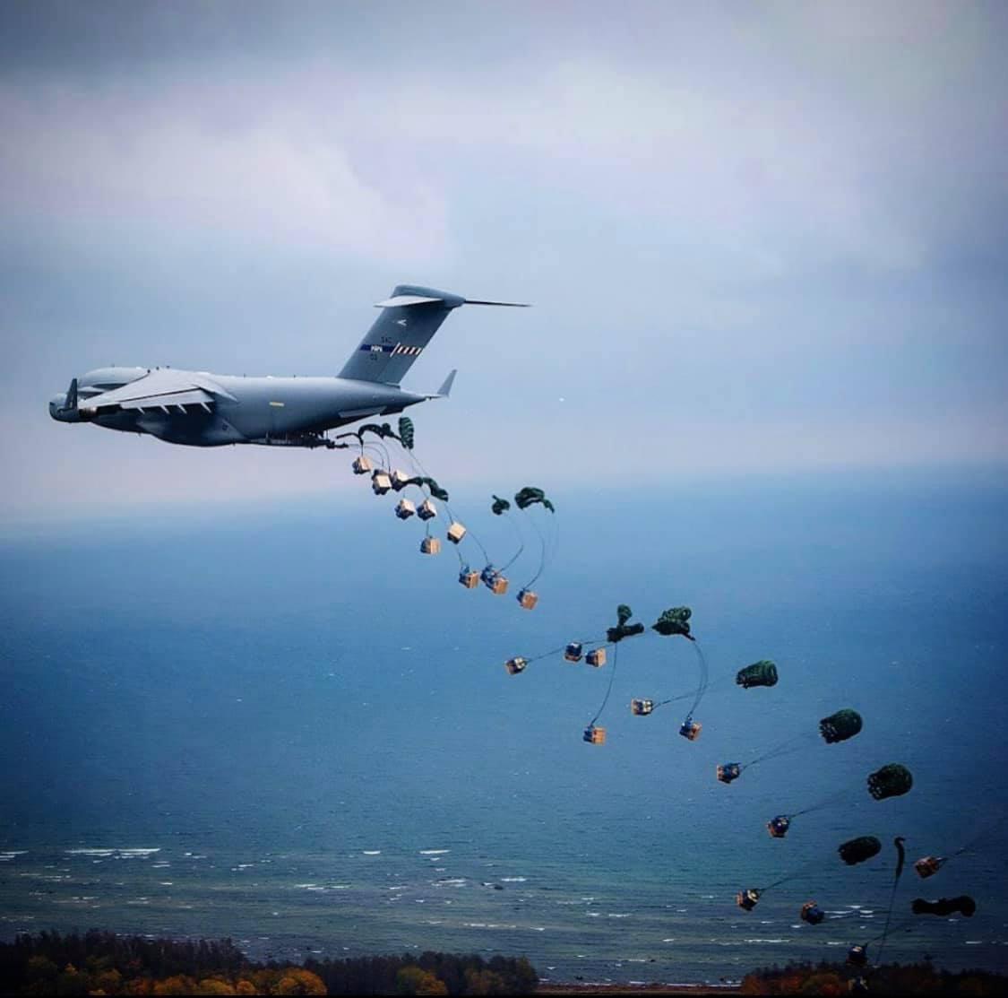 Big girl dropping her load. | Scrolller