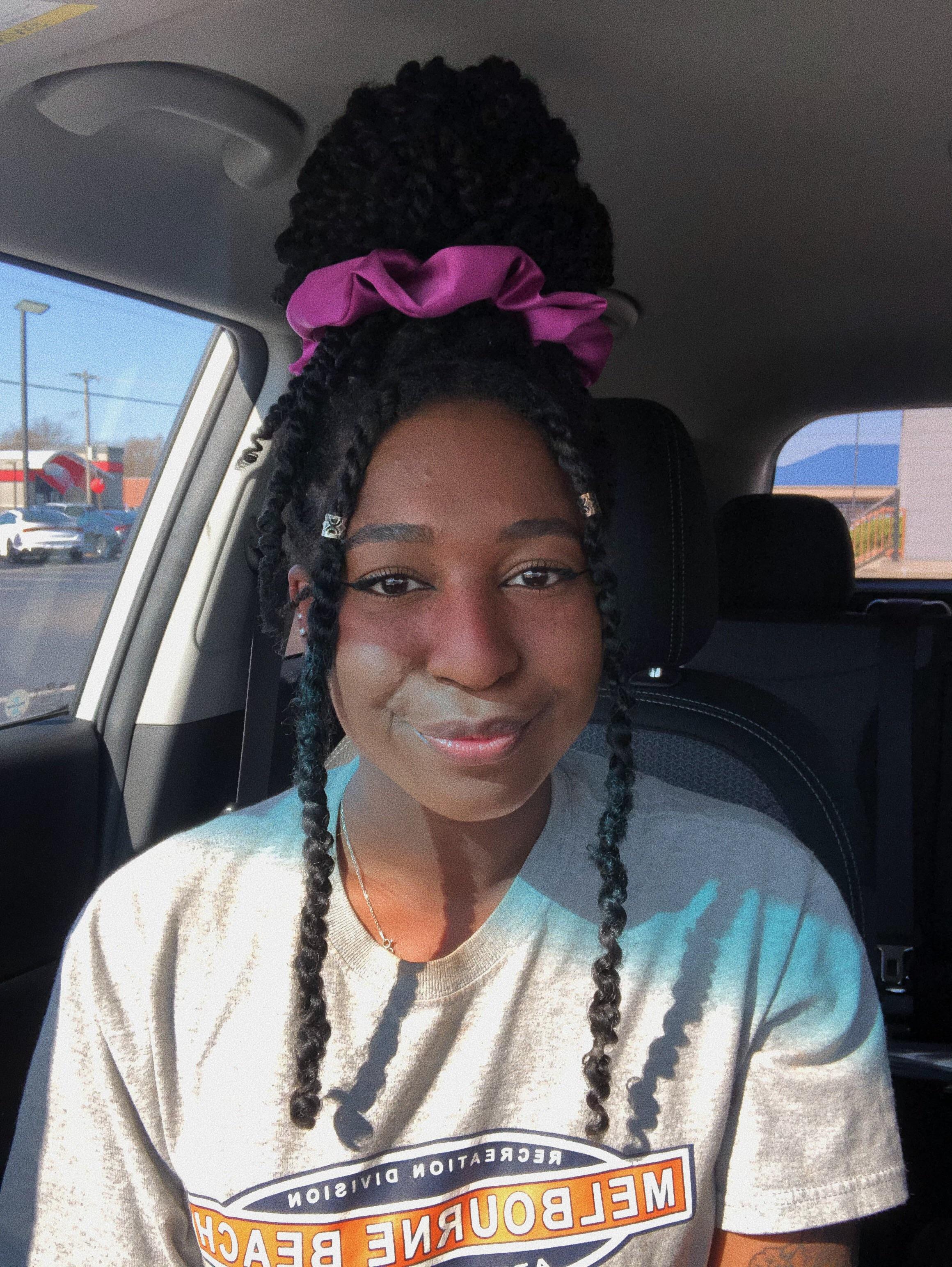 Big hair & car selfies 😌 (Over 18) | Scrolller