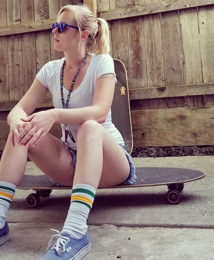 Big sis #1 | Scrolller