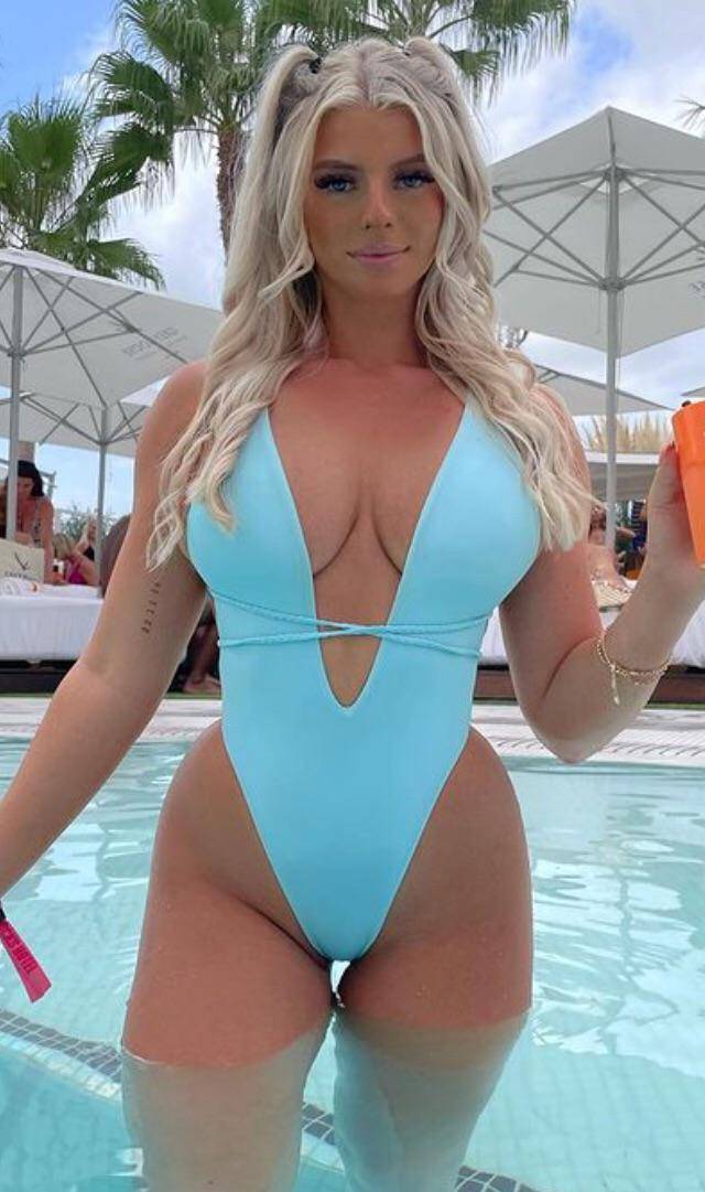 Bikini Curves | Scrolller