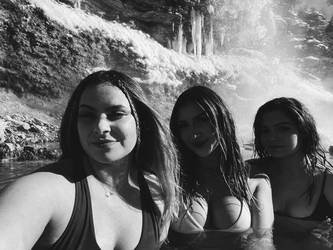 Bikini ladies | Scrolller