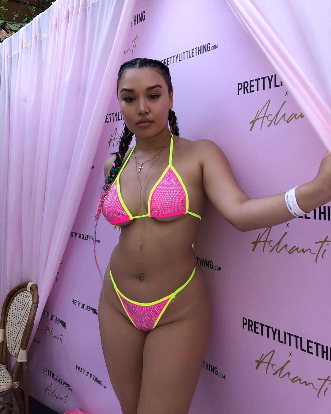 Bikini Mandi | Scrolller