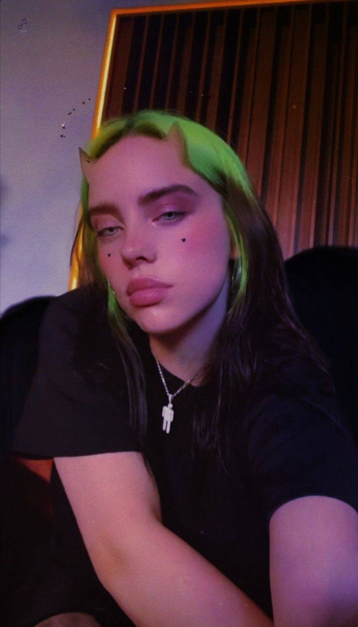 Billie Eilish Scrolller 8412