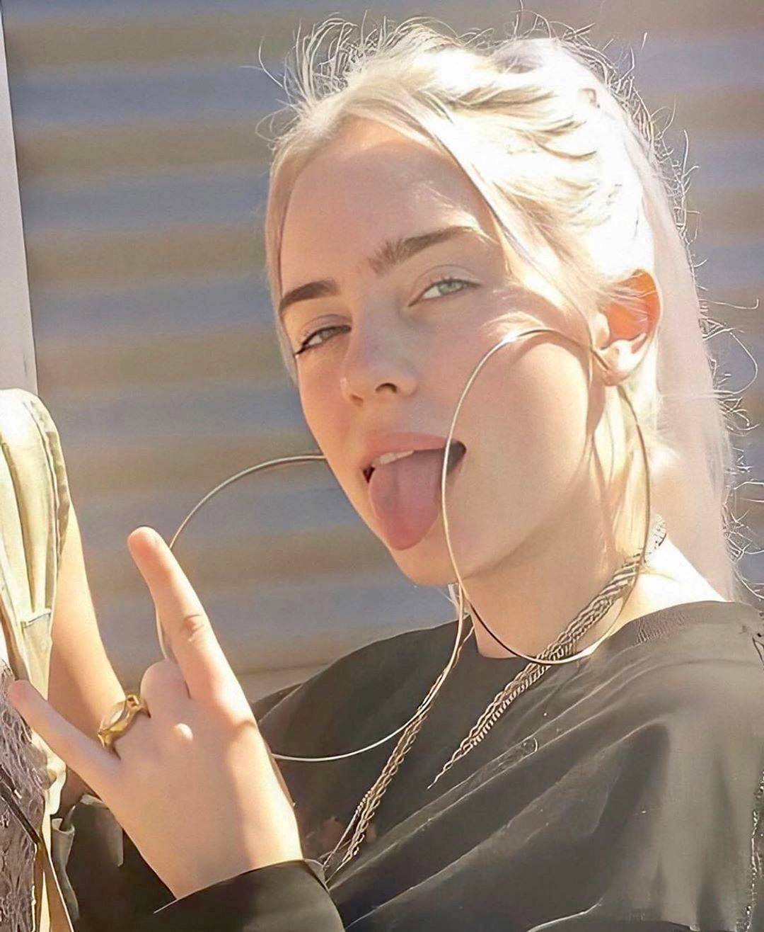 Billie Eilish Scrolller