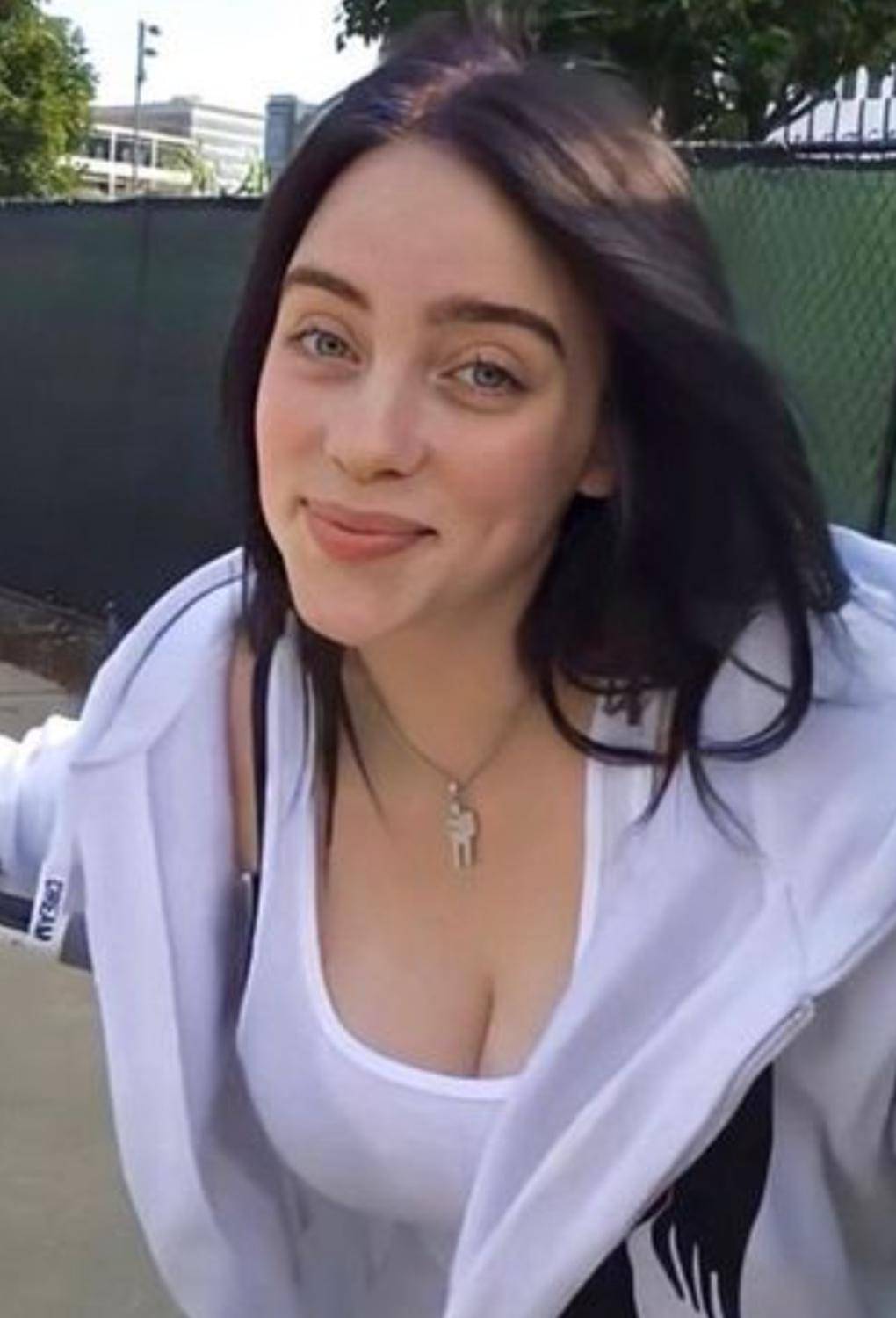 Billie Eilish | Scrolller