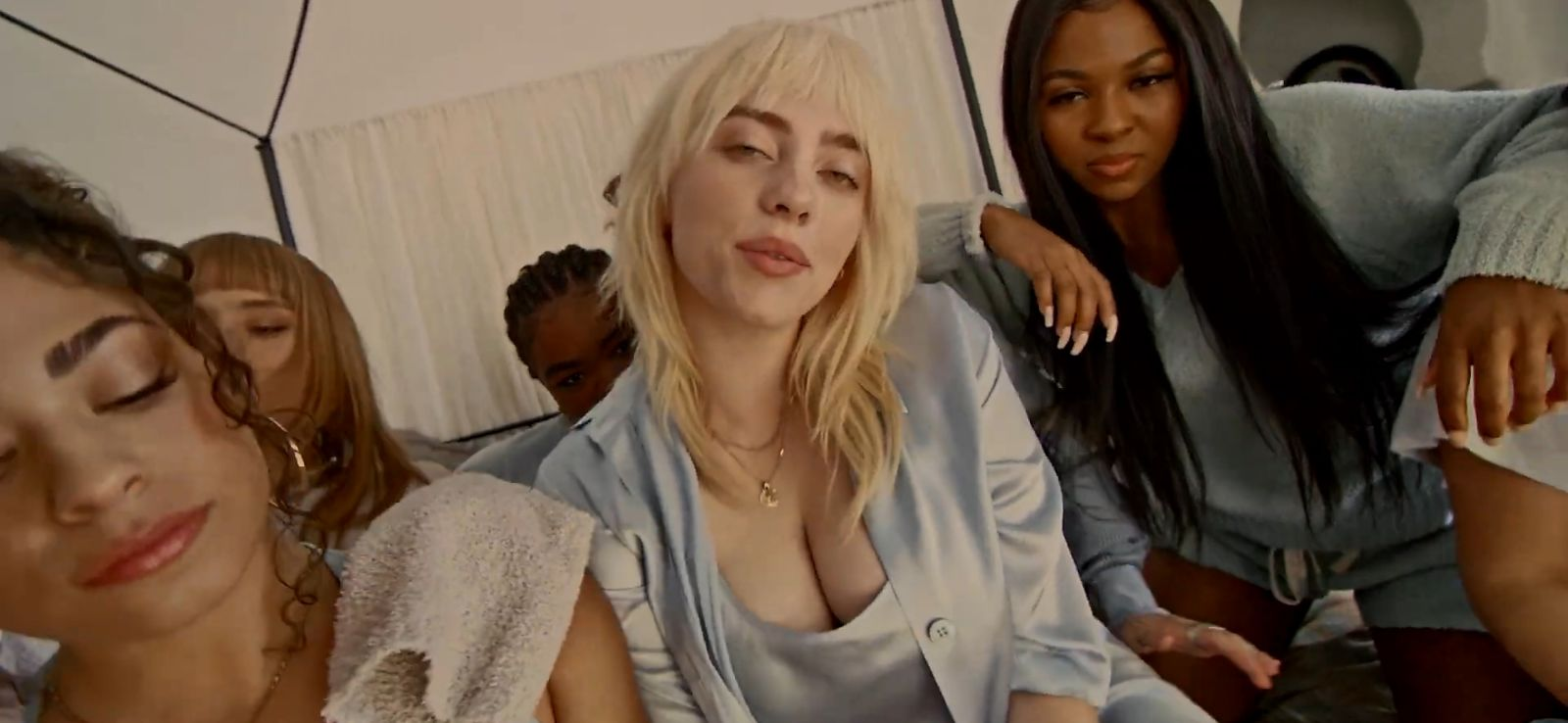 Billie Eilish | Scrolller