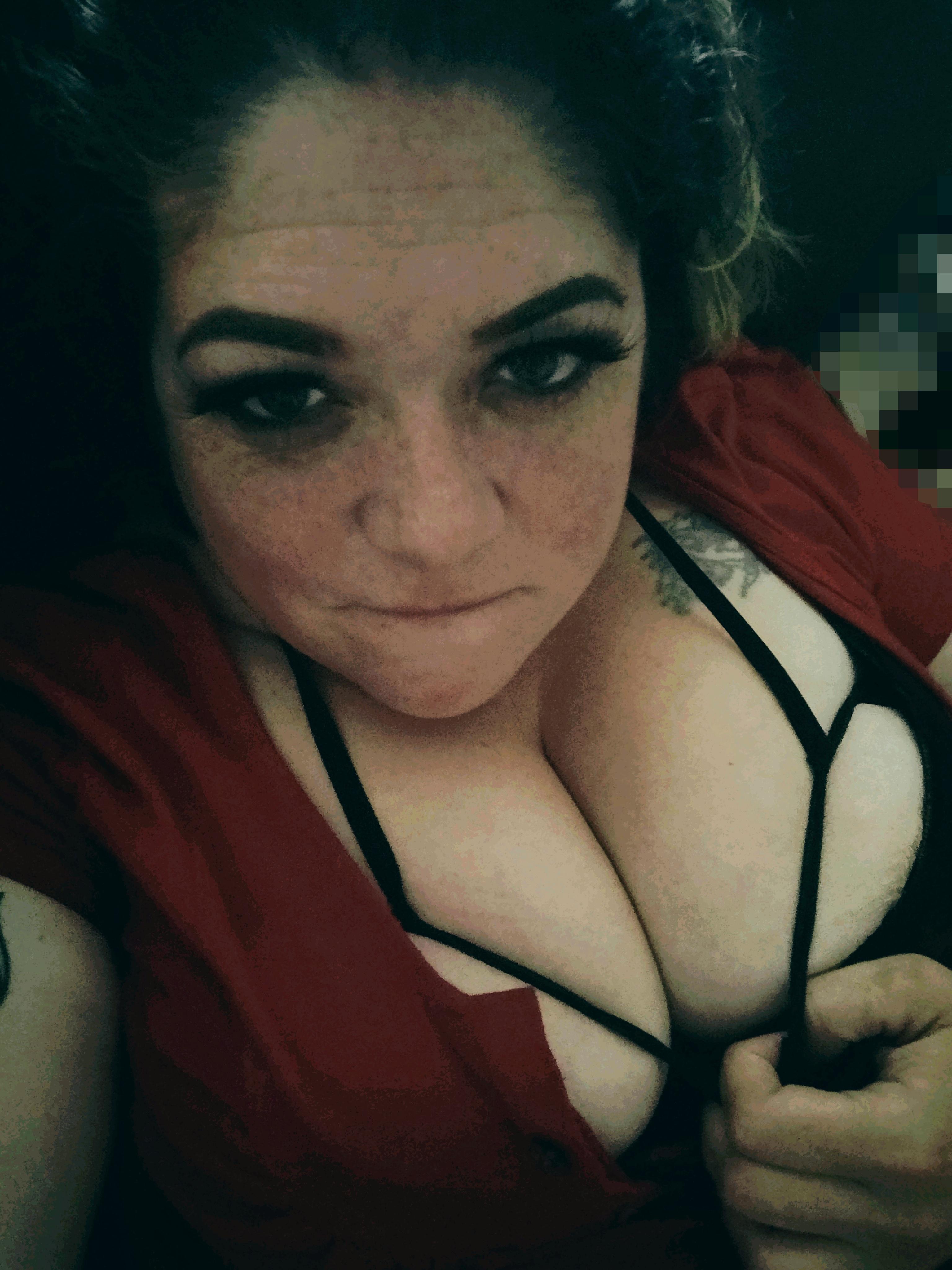 Bite your lip | Scrolller