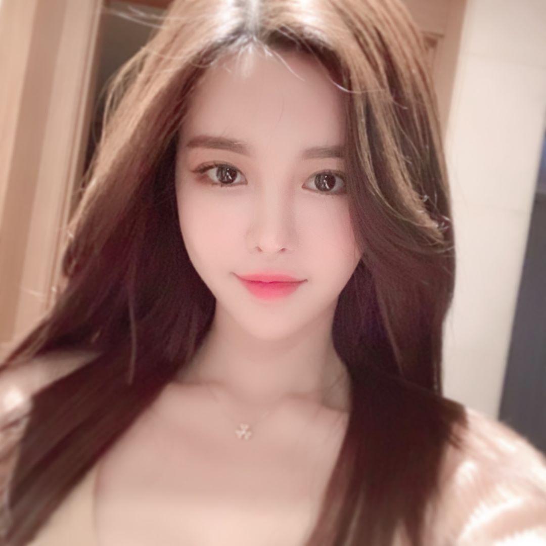 BJ Ssonim | Scrolller