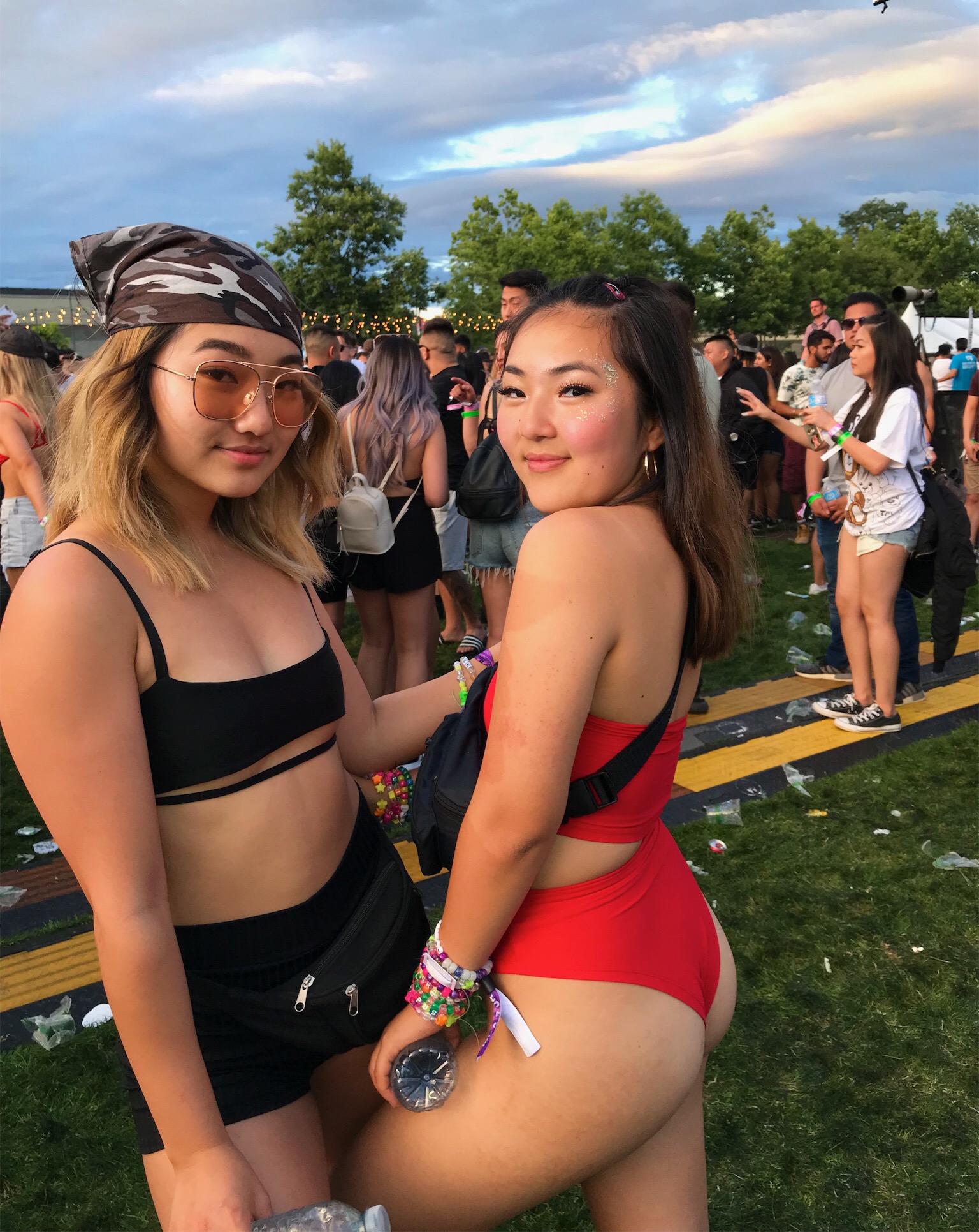 Black and red | Scrolller