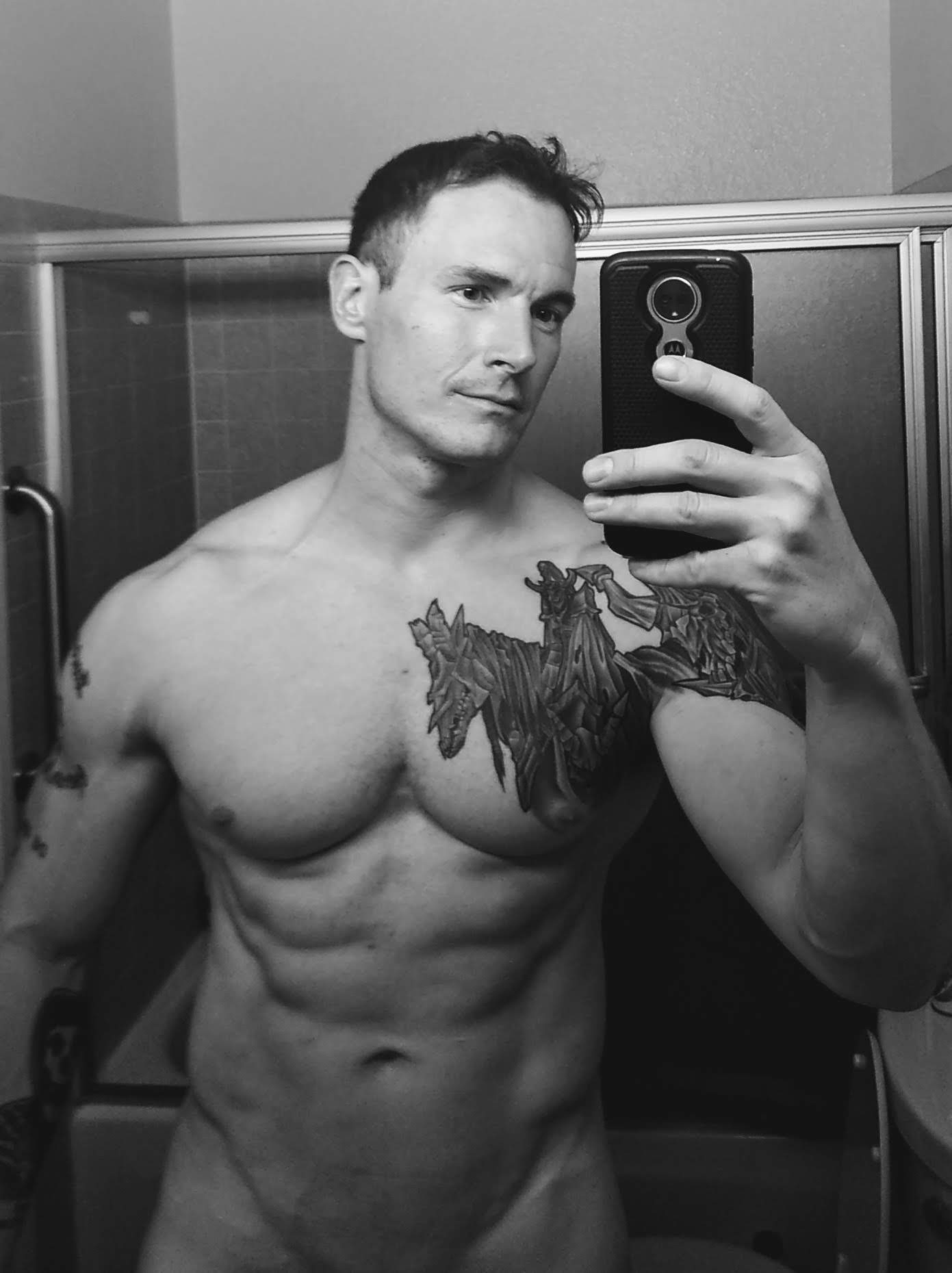 Black and white, feels so right [35] | Scrolller