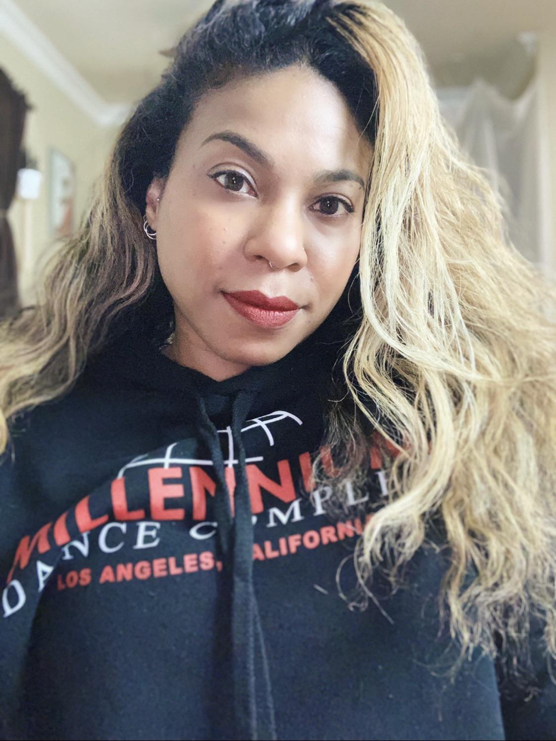 Black X Filipina Scrolller