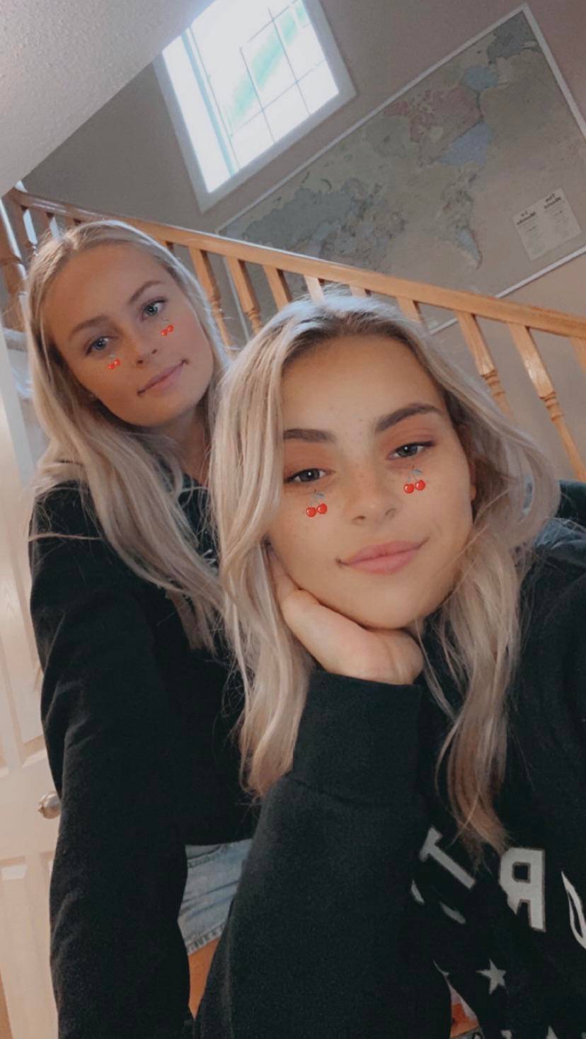 Blonde babes | Scrolller