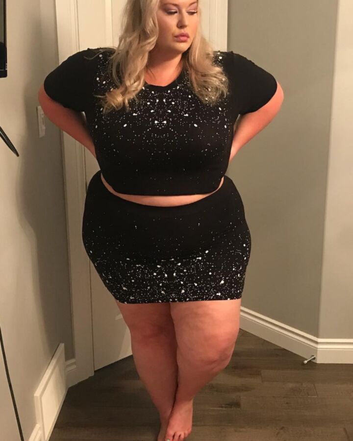 blonde BBW confidently wearing a tight miniskirt | Scrolller