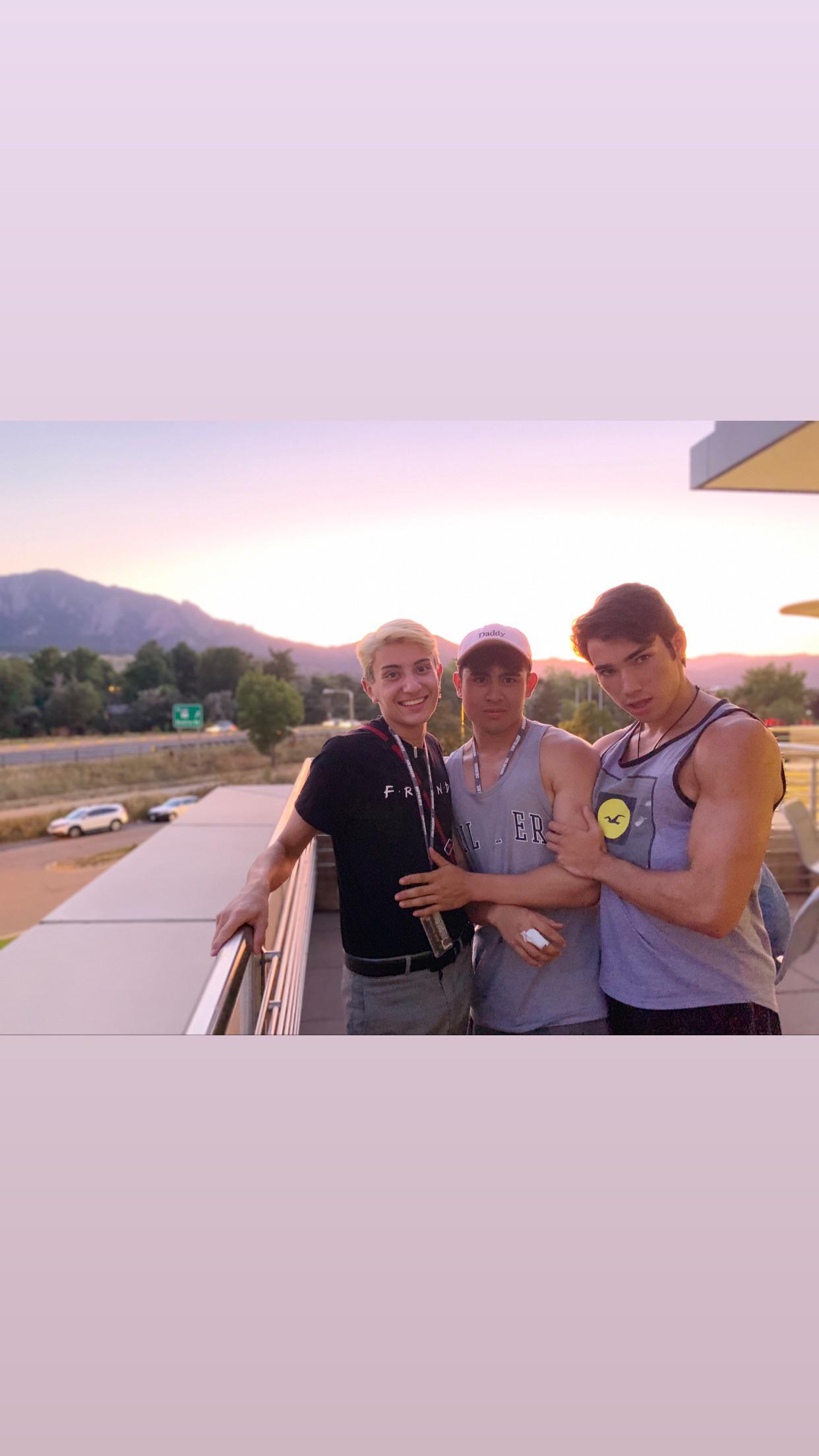 blonde twink & pals | Scrolller