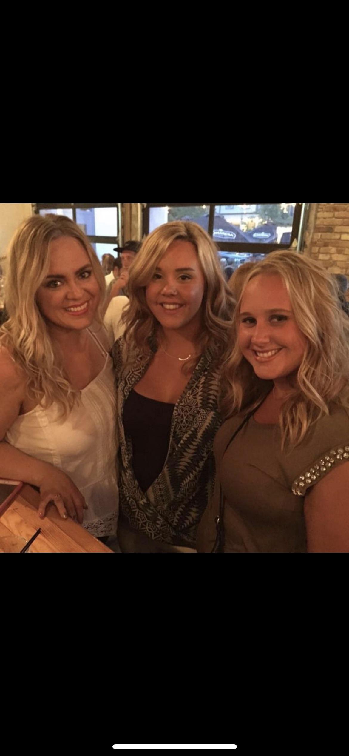 Blondes on the prowl | Scrolller