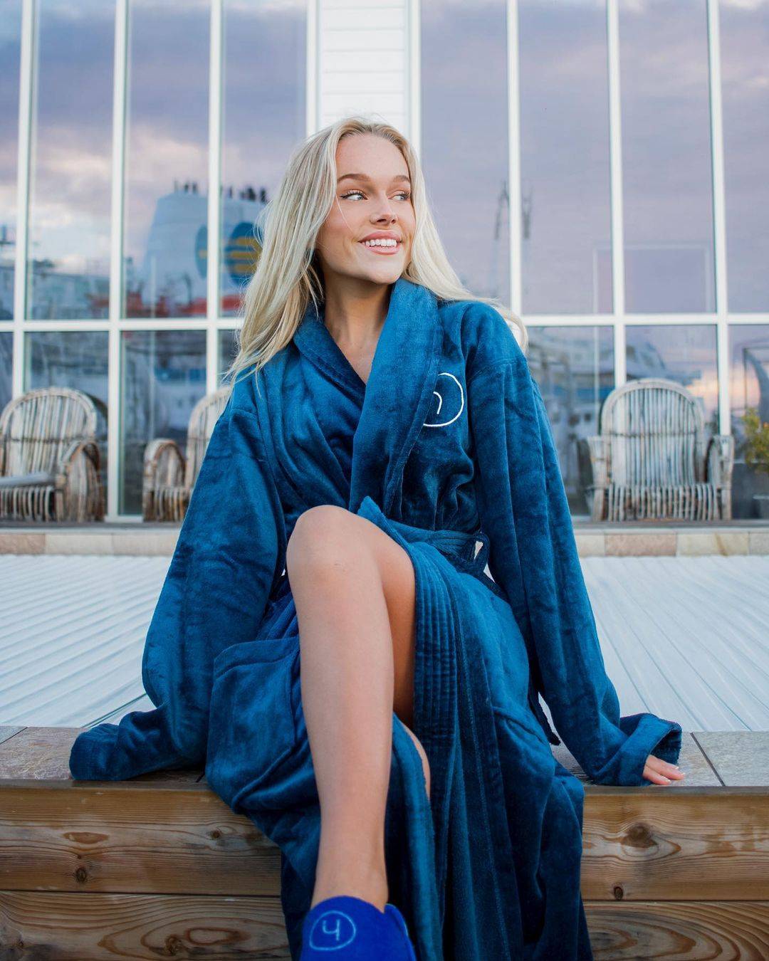 Blue bathrobe | Scrolller