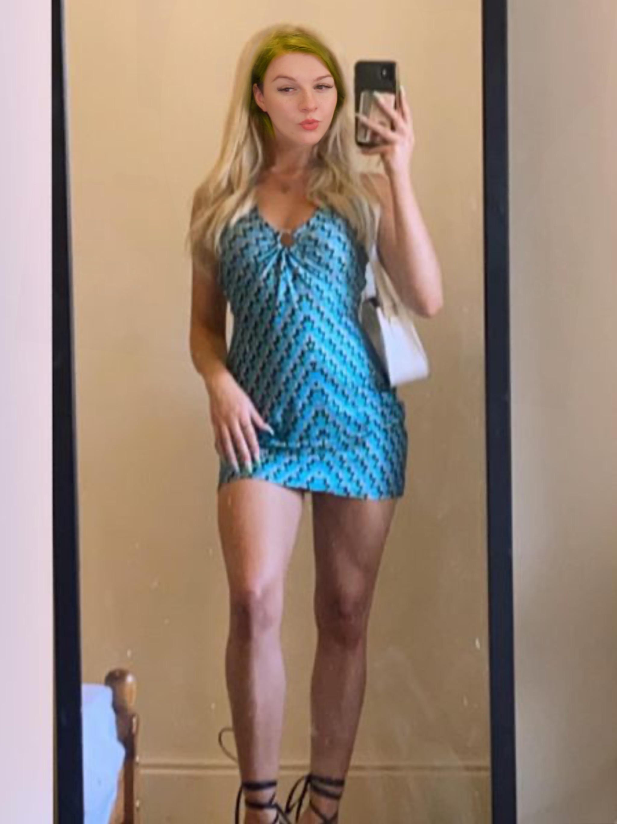 Blue dress outfit stream ? | Scrolller