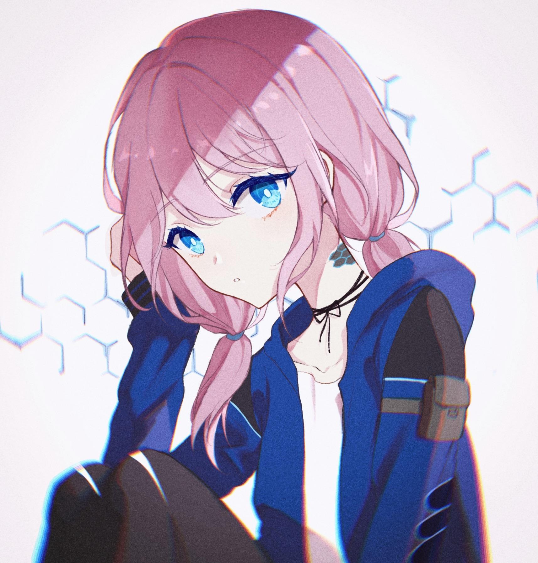 Blue Poison being bored | Scrolller