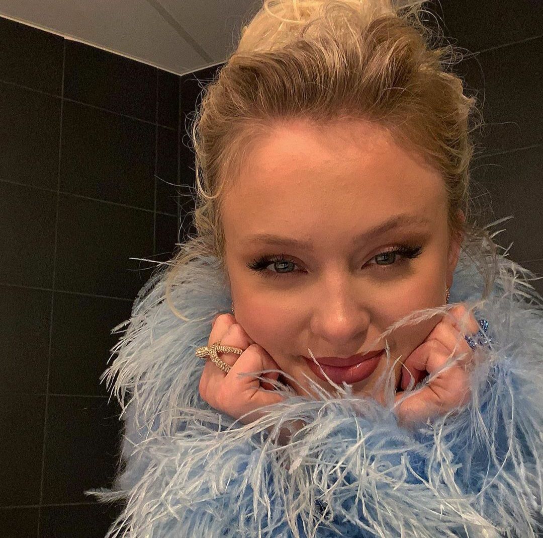 Blue sass 2 | Scrolller