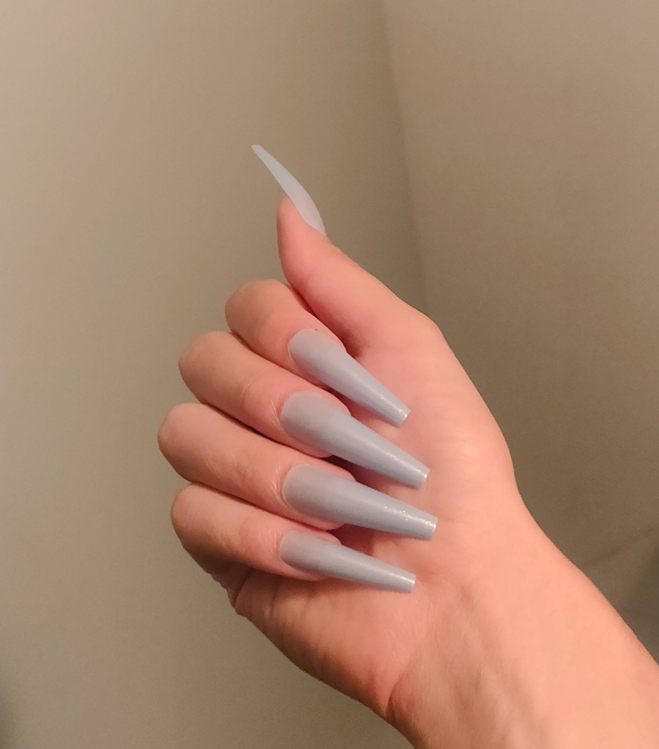 Blue shiny nails | Scrolller