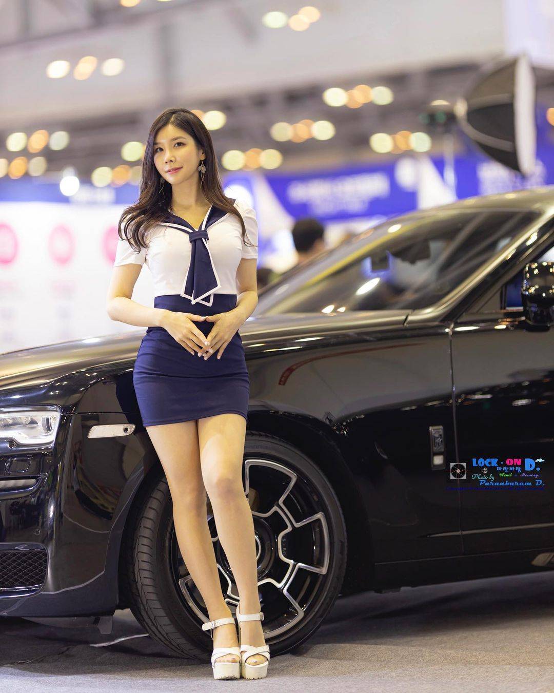 Blue skirt, nude hose | Scrolller