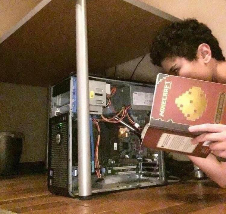 Blursed_PC | Scrolller
