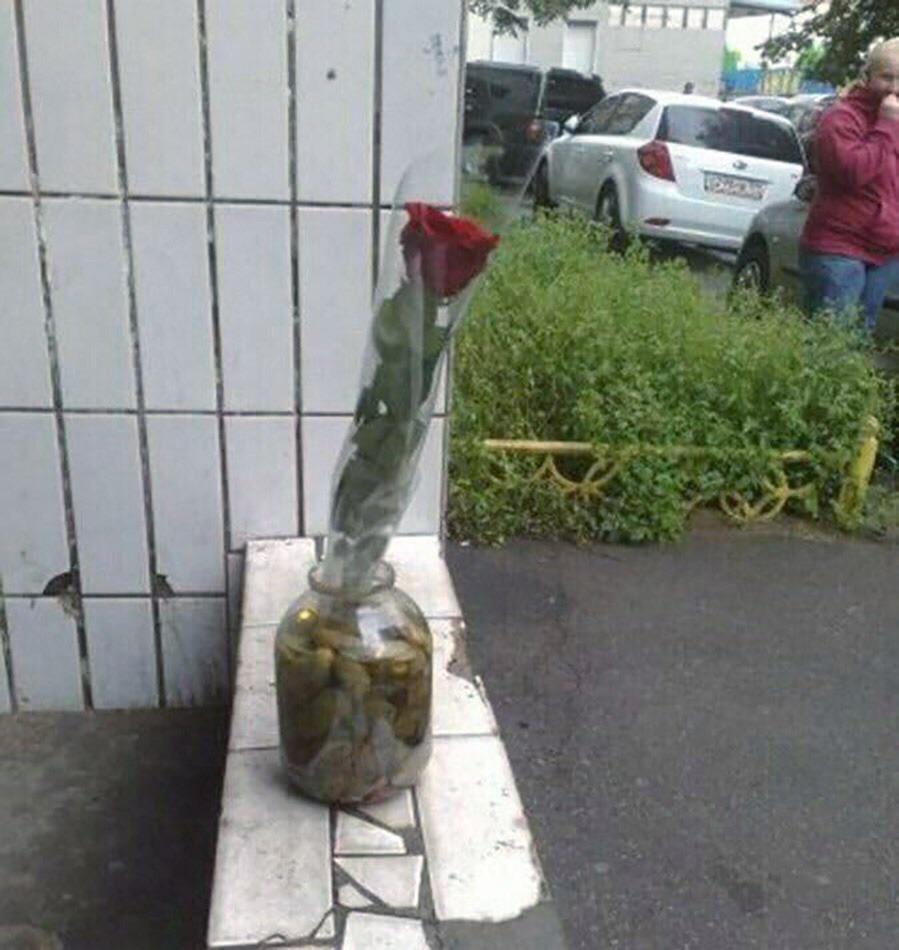 blursed_vase | Scrolller