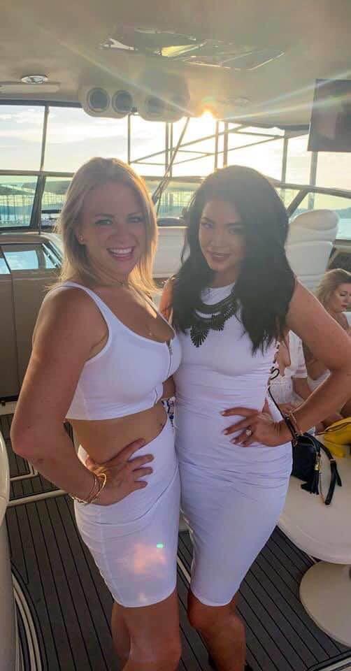 Boat ladies | Scrolller