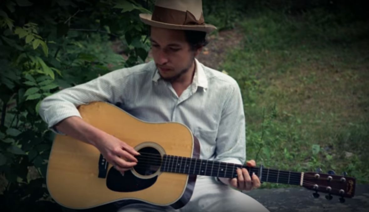 Bob Dylan with a D28 | Scrolller