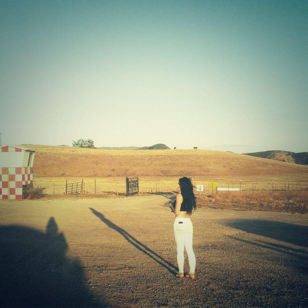 Bombshell in the farm🔥 | Scrolller